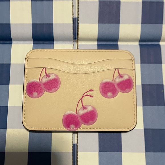 Coach | Bags | Coach Coachtopia Wavy Card Case In Coachtopia Leather ...